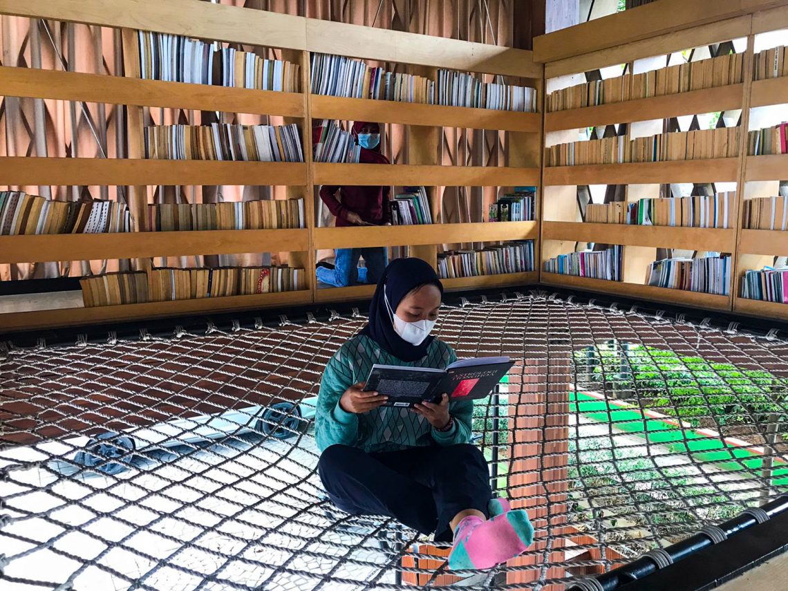 Microlibrary Warak Kayu Tonjolkan Entitas Lokal - LENTERAJATENG.COM
