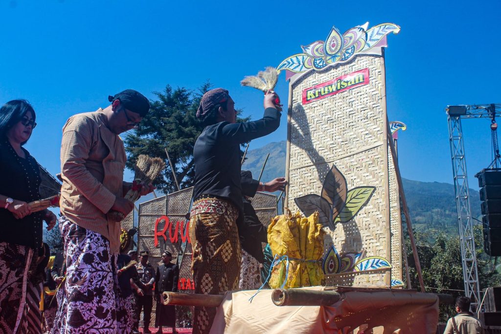 Tradisi Ruwat Rigen, Ritual Jelang Panen Tembakau di Lereng Sindoro ...
